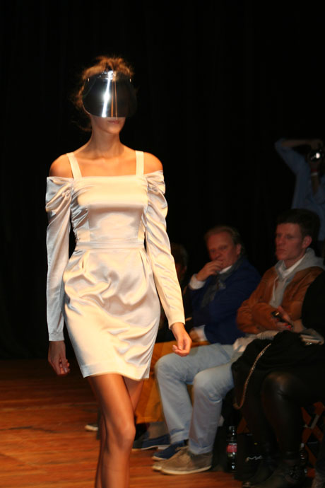 Twenty Swiss fashion designers at the Zurich Schiffbau – Vivamost!