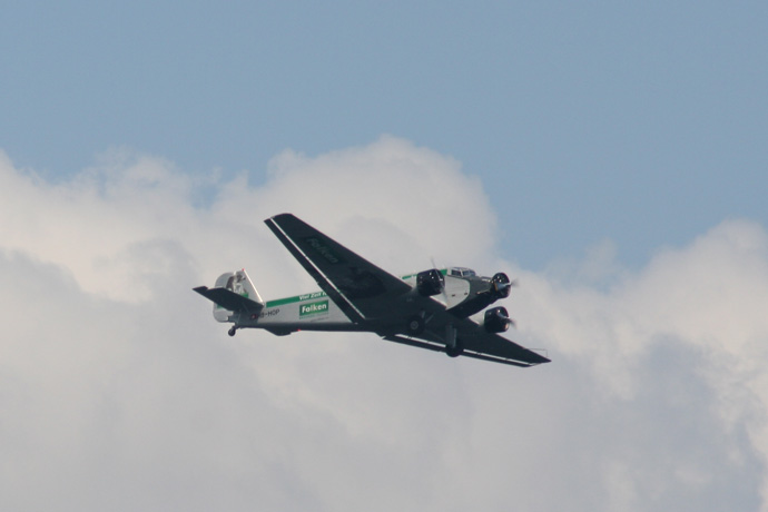 Red Bulls, Breitling Super Constellation, Super Pumas, PC-7 and much ...